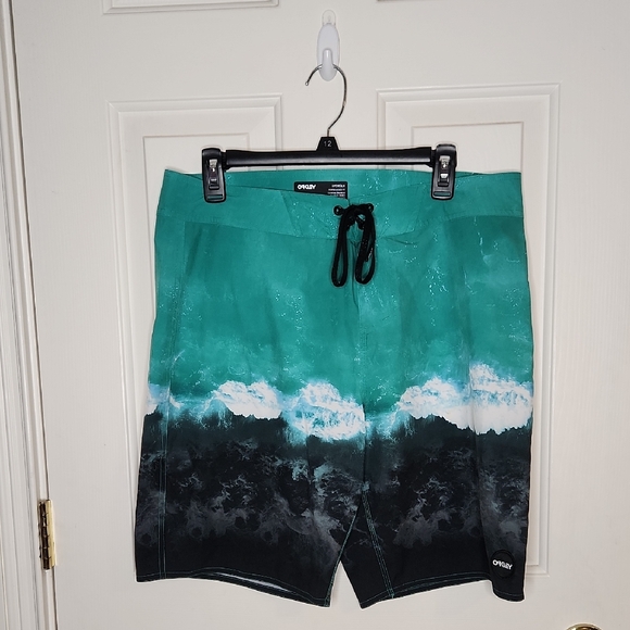 Oakley | Swim | Oakley Surf Whitewash 2 Boardshort Mint Green Wave Size ...